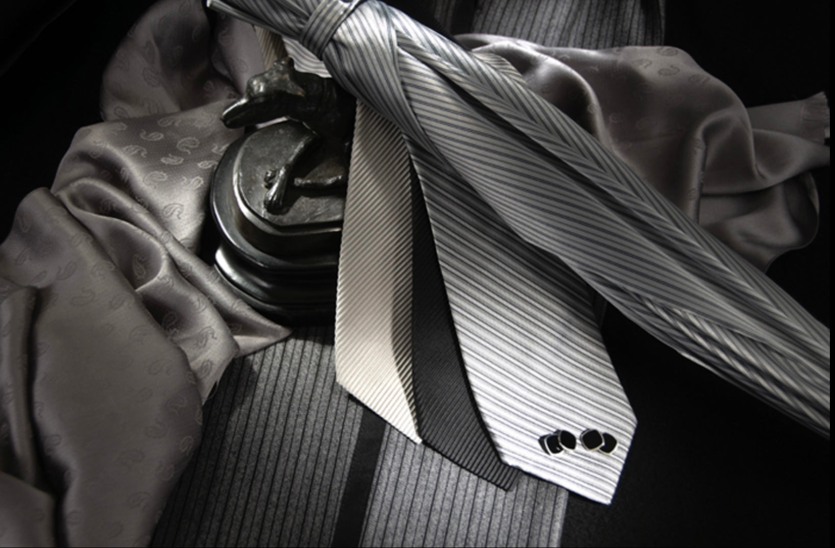 R P VINTAGE NECKWEAR / BRAND NEW FROM THE R P DESIGN ARCHIVES / TIE ...